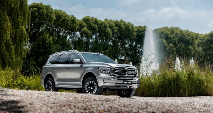 TANK: Lujo, versatilidad y tecnología en SUV grande de avanzada
